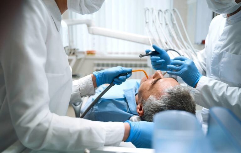 Guide to Emergency Tooth Extraction Procedures - Dentistry